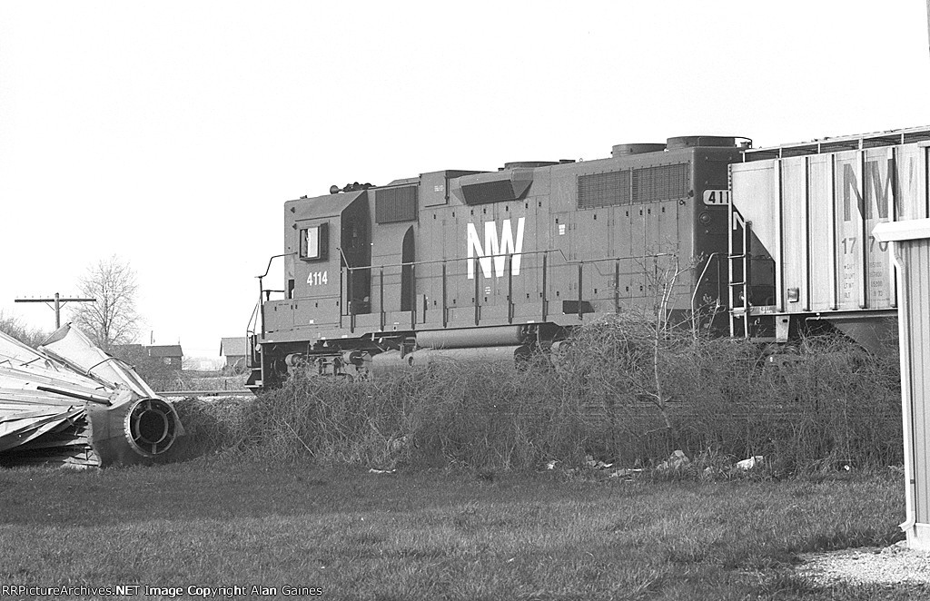 NW GP38AC 4114